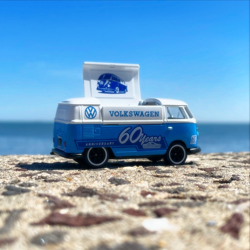 Xe mô hình Majorette Volkswagen T1 Food Truck 60th Anniversary Edition ...